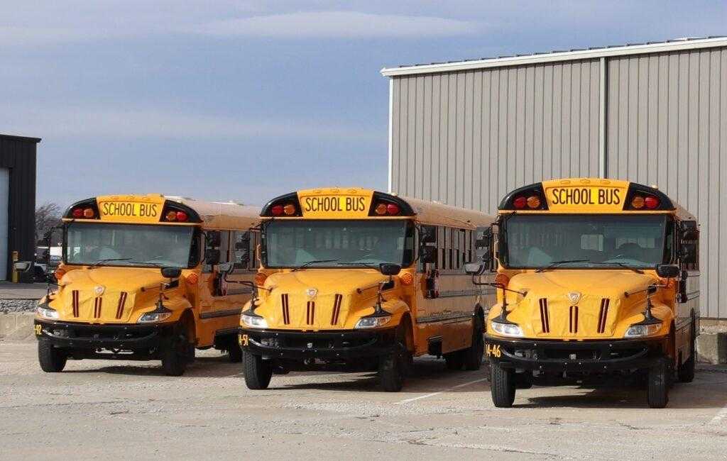 ONLINE ONLY - SCHOOL BUSES & EQUIPMENT AUCTION - Hahn Realty and Auction